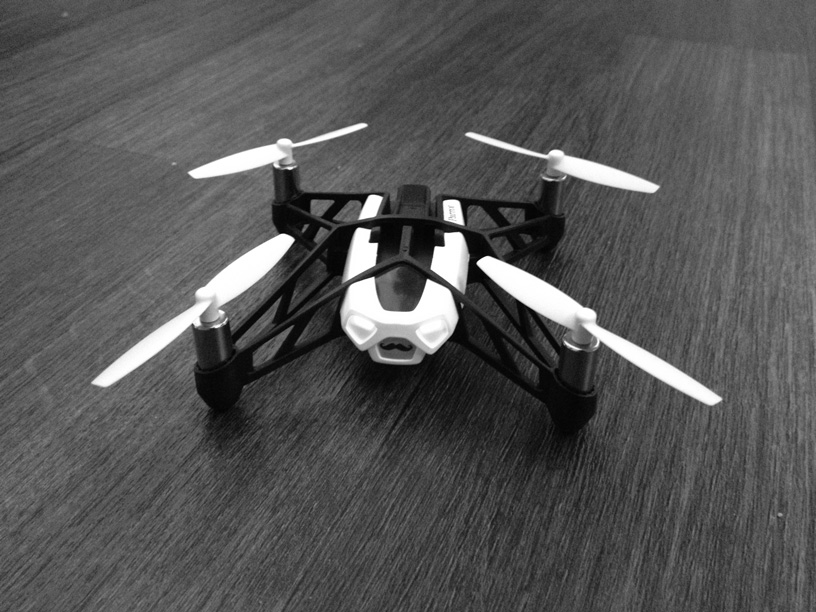Test Rolling Spider : le mini drone de PARROT