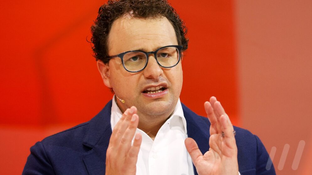 Dario Amodei (Anthropic) alerte sur un possible taux de chômage record